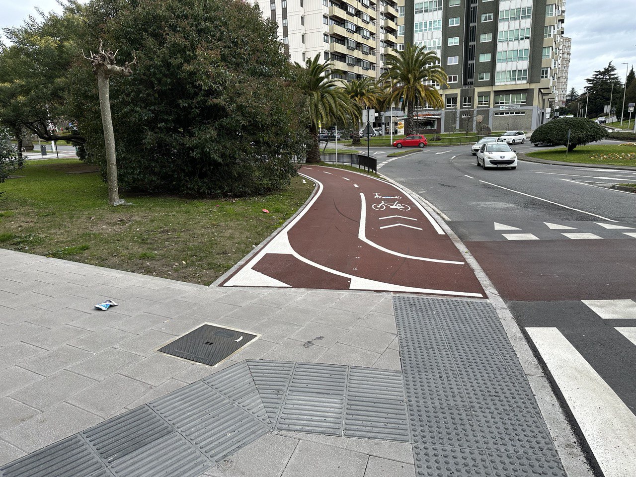 The new bike lane between Pablo Picasso and the roundabout of the ...